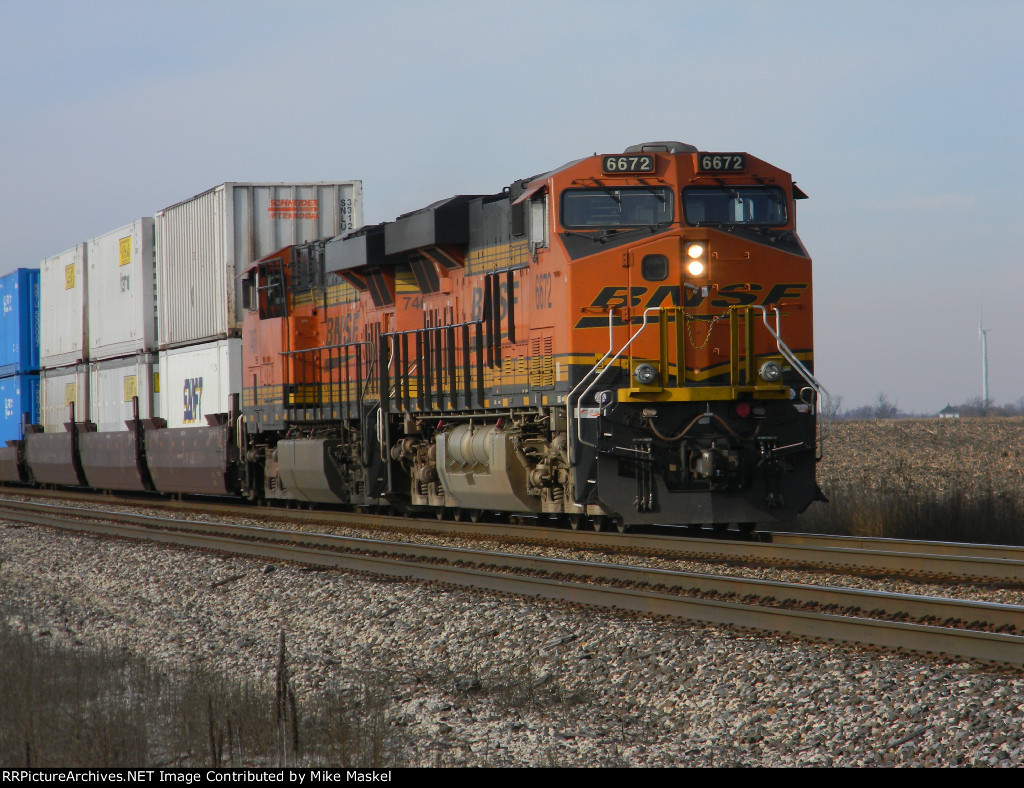 BNSF 6672